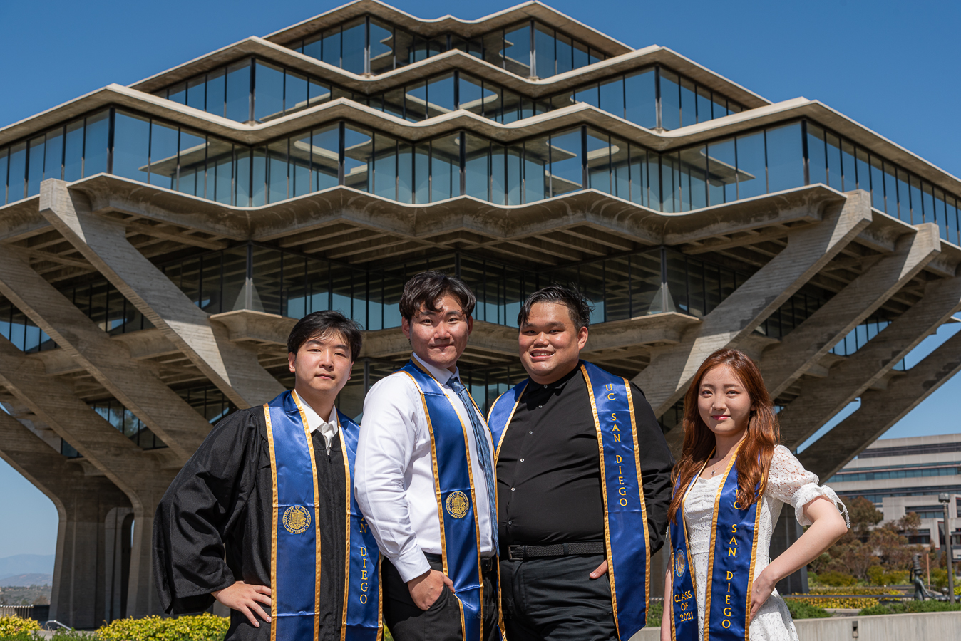 Jeffrey and Friends UCSD Class of 2021 Graduation Portraits, La Jolla ...